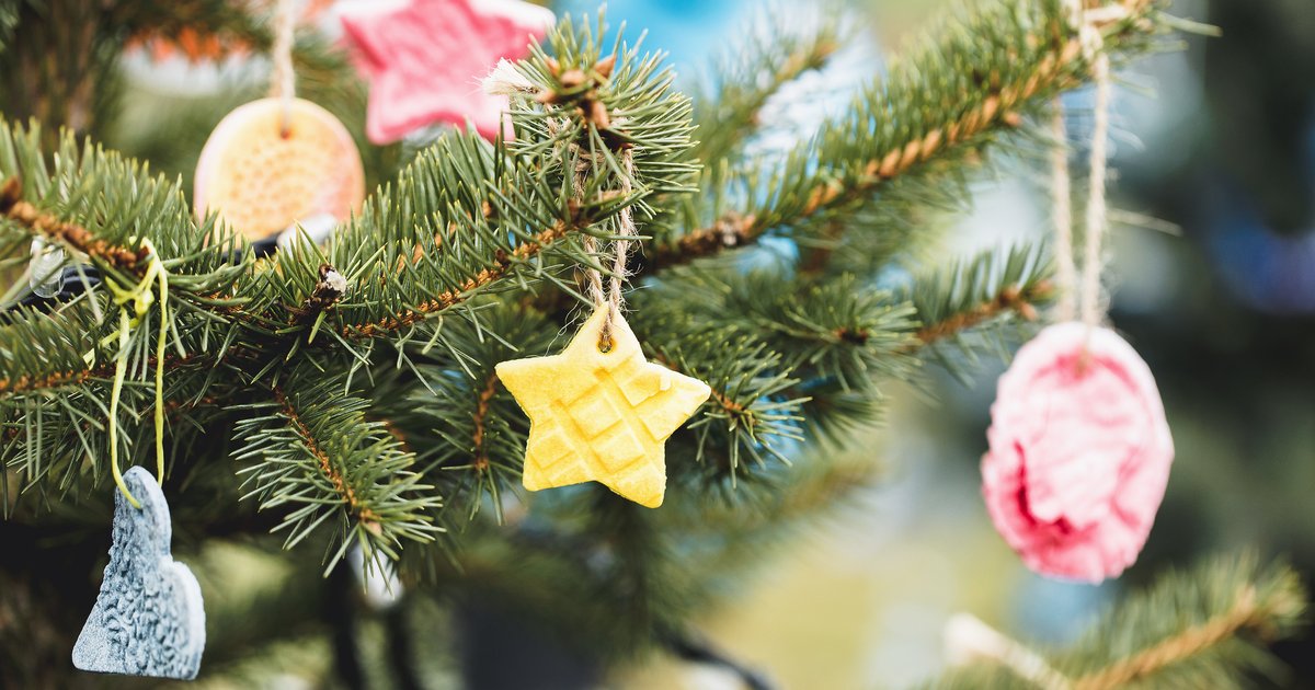Bread clay Christmas tree decorations workshop